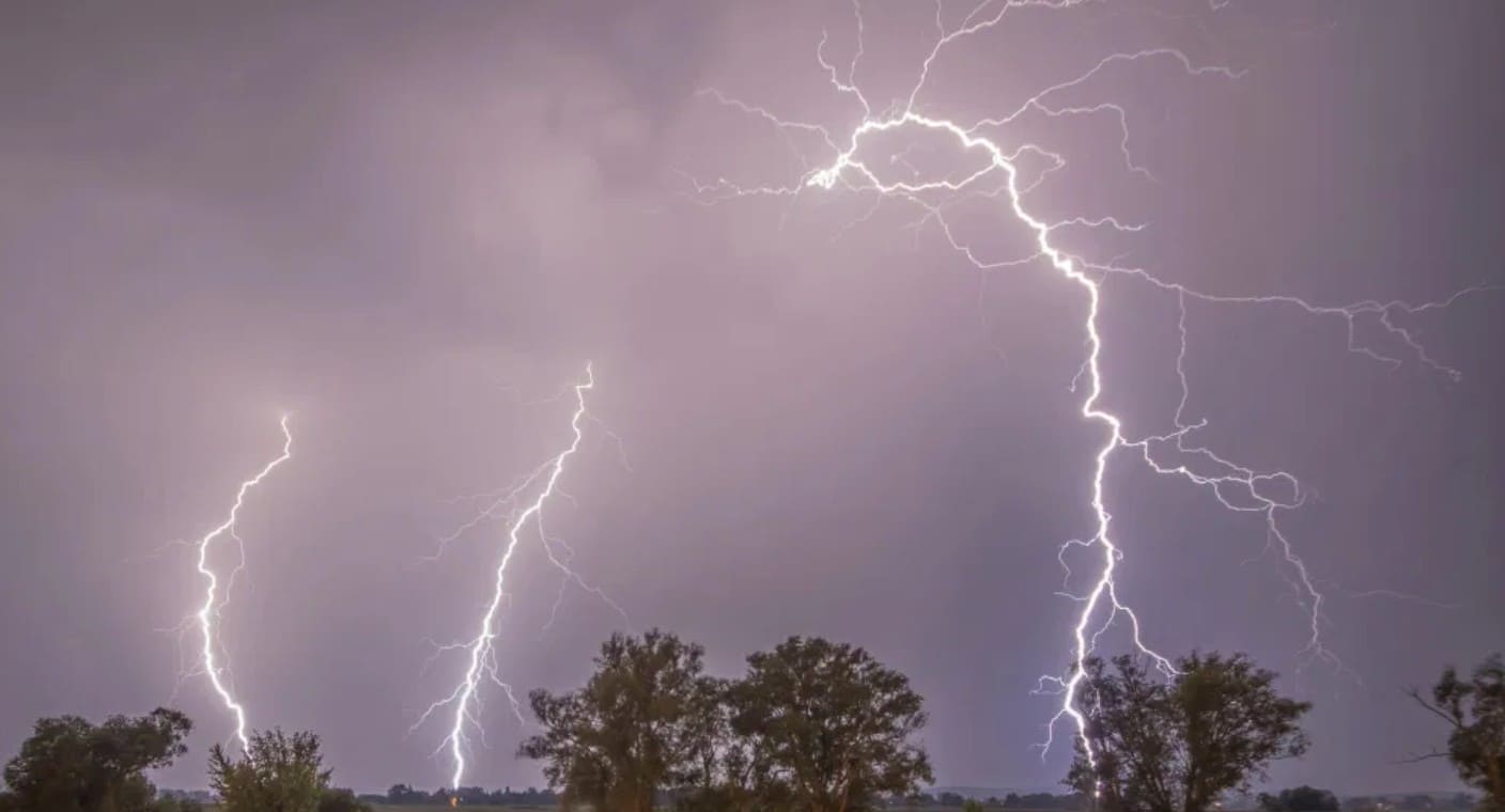 Relámpagos ayudaron en el origen de la vida en la Tierra: estudio ...