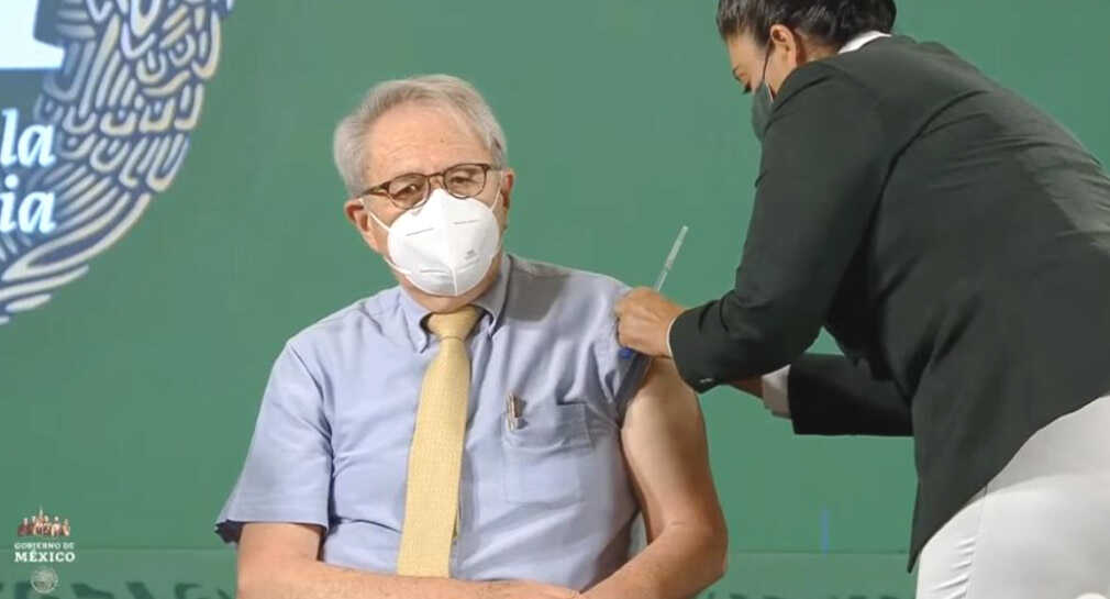 Jorge Alcocer, secretario de Salud, recibe segunda dosis de AstraZeneca ...