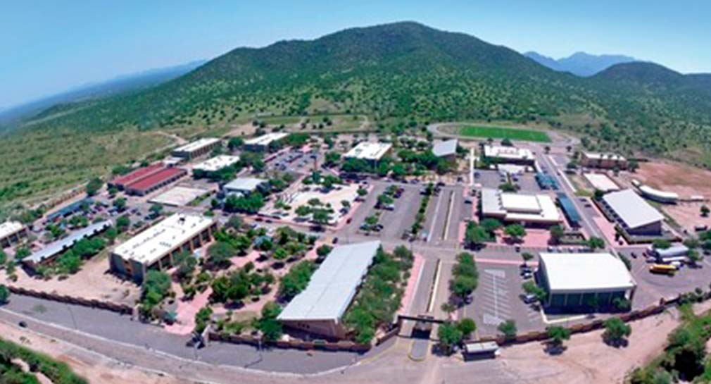 Se gradúan 706 ingenieros, licenciados y técnicos superiores del UTH en ...