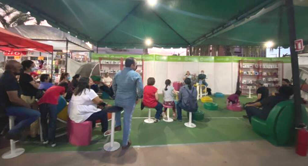 Manejar la palabra y darle belleza al lector, es poesía: El burrito ...