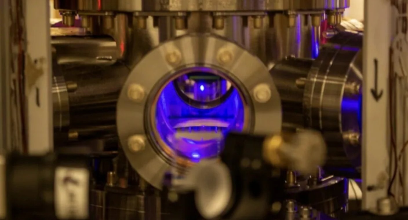 Físicos crean reloj atómico: sólo se “desvía” 1 segundo cada 300 mil ...