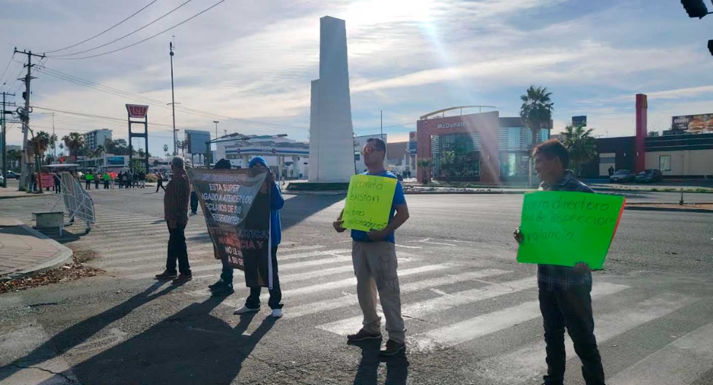 Comerciantes ambulantes bloquean bulevares Kino, Morelos y Rodríguez ...