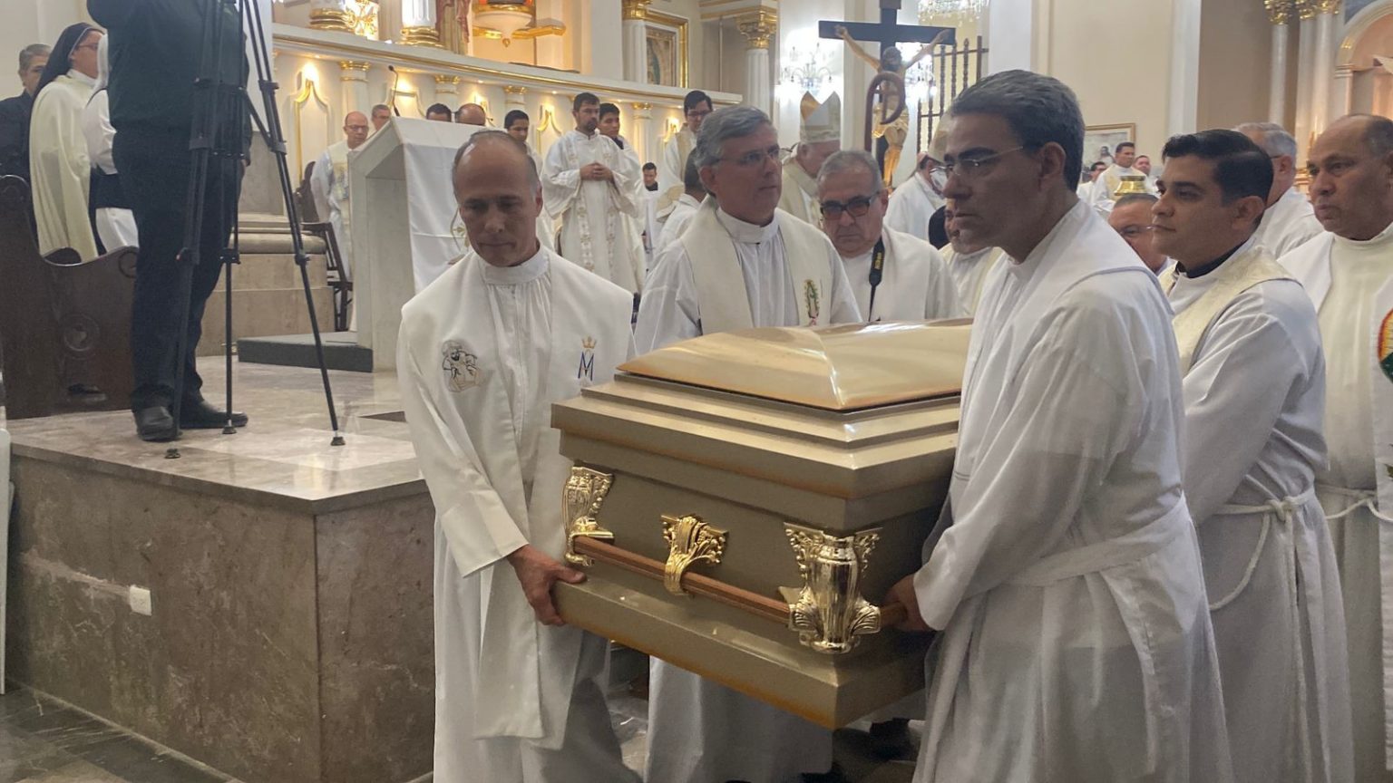 Sepultan en Catedral de Hermosillo al fallecido arzobispo emérito José ...